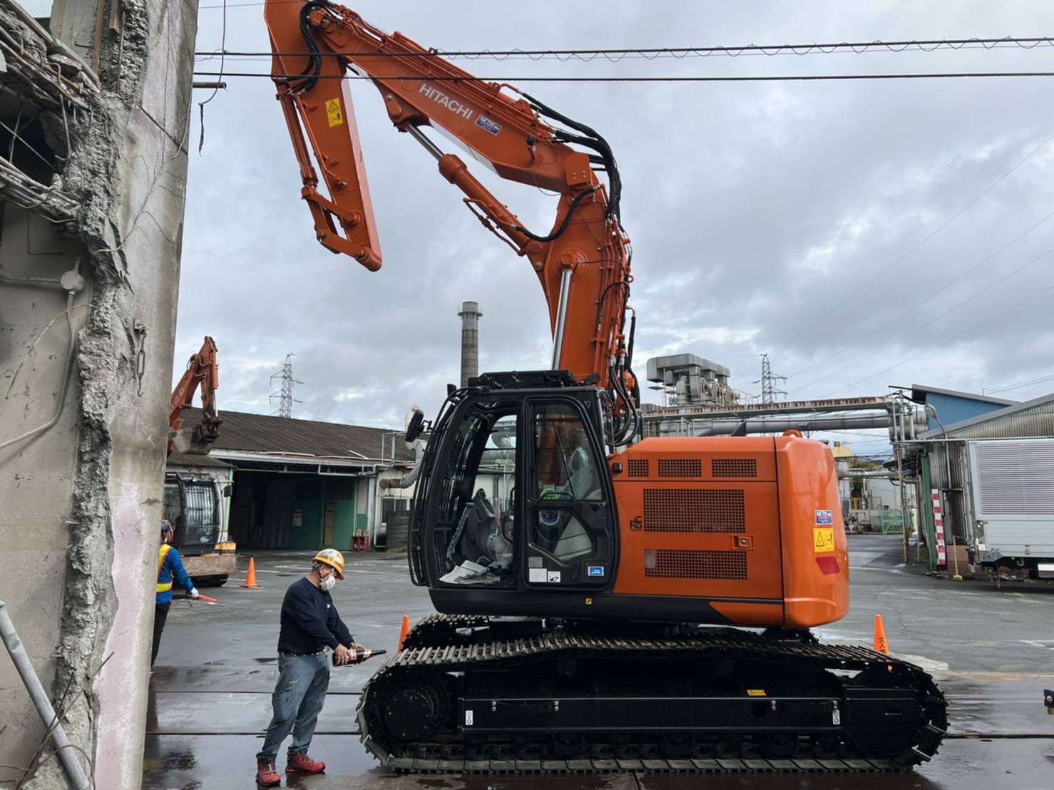 新しい重機(ZX225LCK-6)納車!! | 株式会社成美